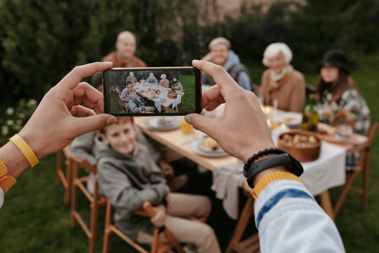 How to Create a Family Group Chat | Affinity Cellular